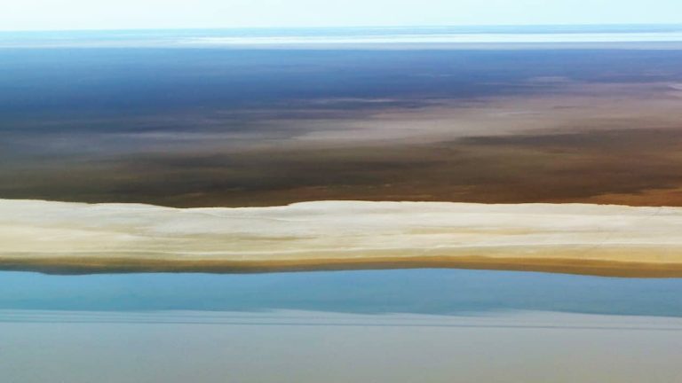 Scenic Flights Over Lake Eyre: 5 Things To Know Beforehand